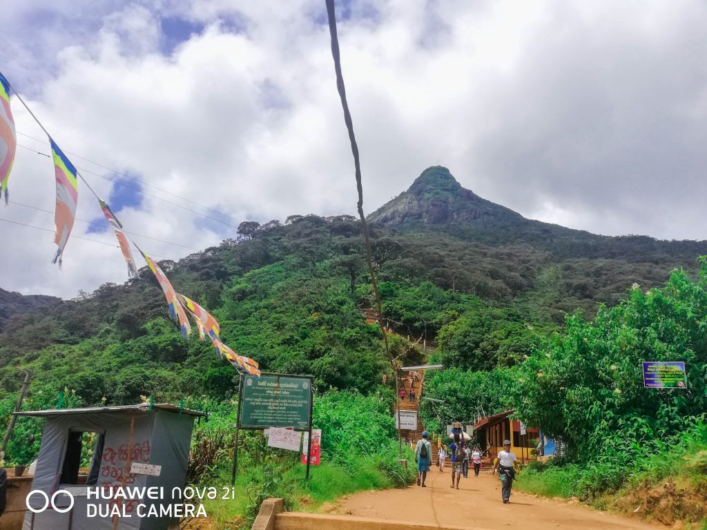 Sri Pada (Adam's Peak) - Guide to the Sacred Footprint