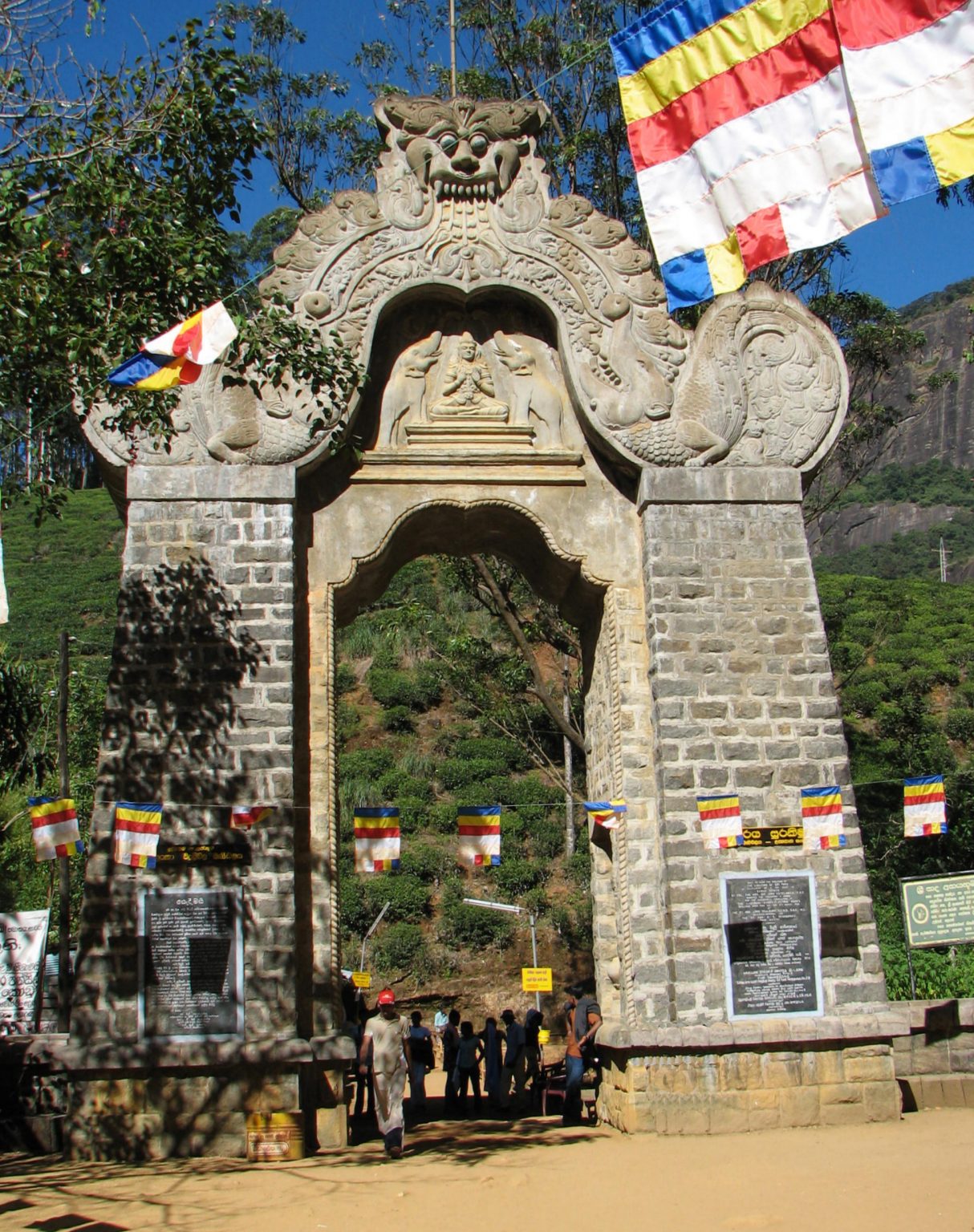 Sri Pada (Adam's Peak) - Guide to the Sacred Footprint